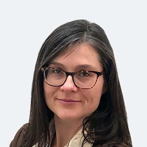 Love thy neighbour? Far field wake effects in offshore wind